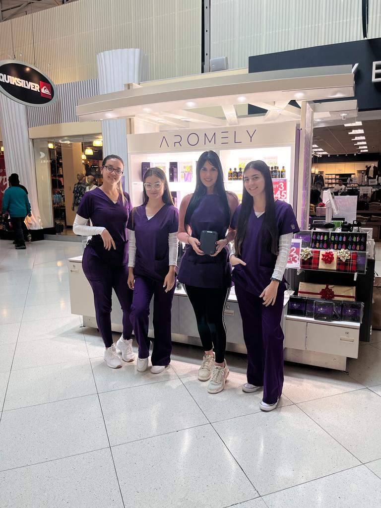 Getting Ready for Black Friday at The Dolphin Mall